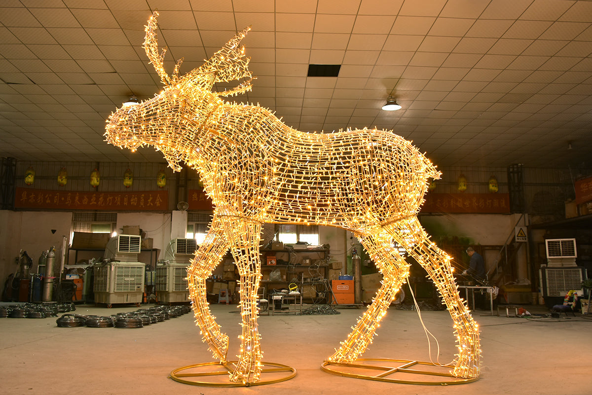 Not All "LED Deer" Are Created Equal: How to Choose Outdoor Reindeer T ...
